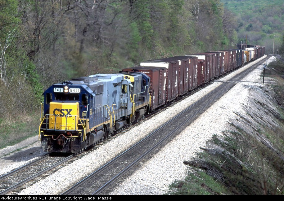 CSX 6431 westbound with Q375